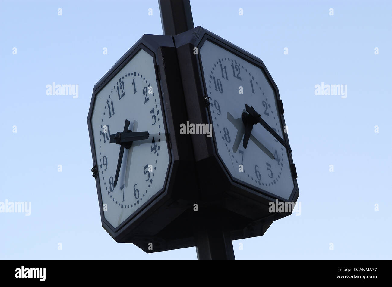 time watch clock paris france Stock Photo - Alamy