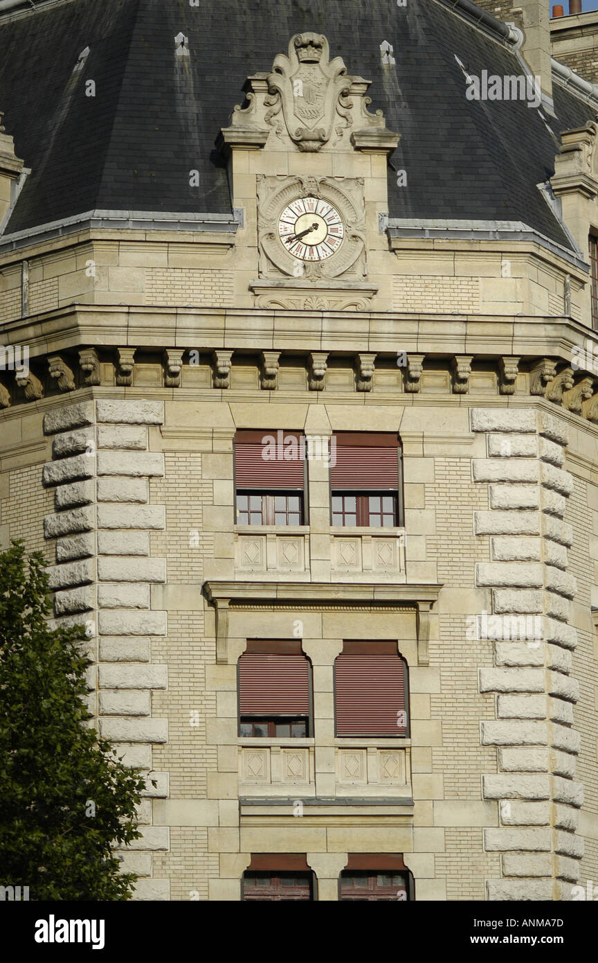 time watch clock paris france Stock Photo - Alamy