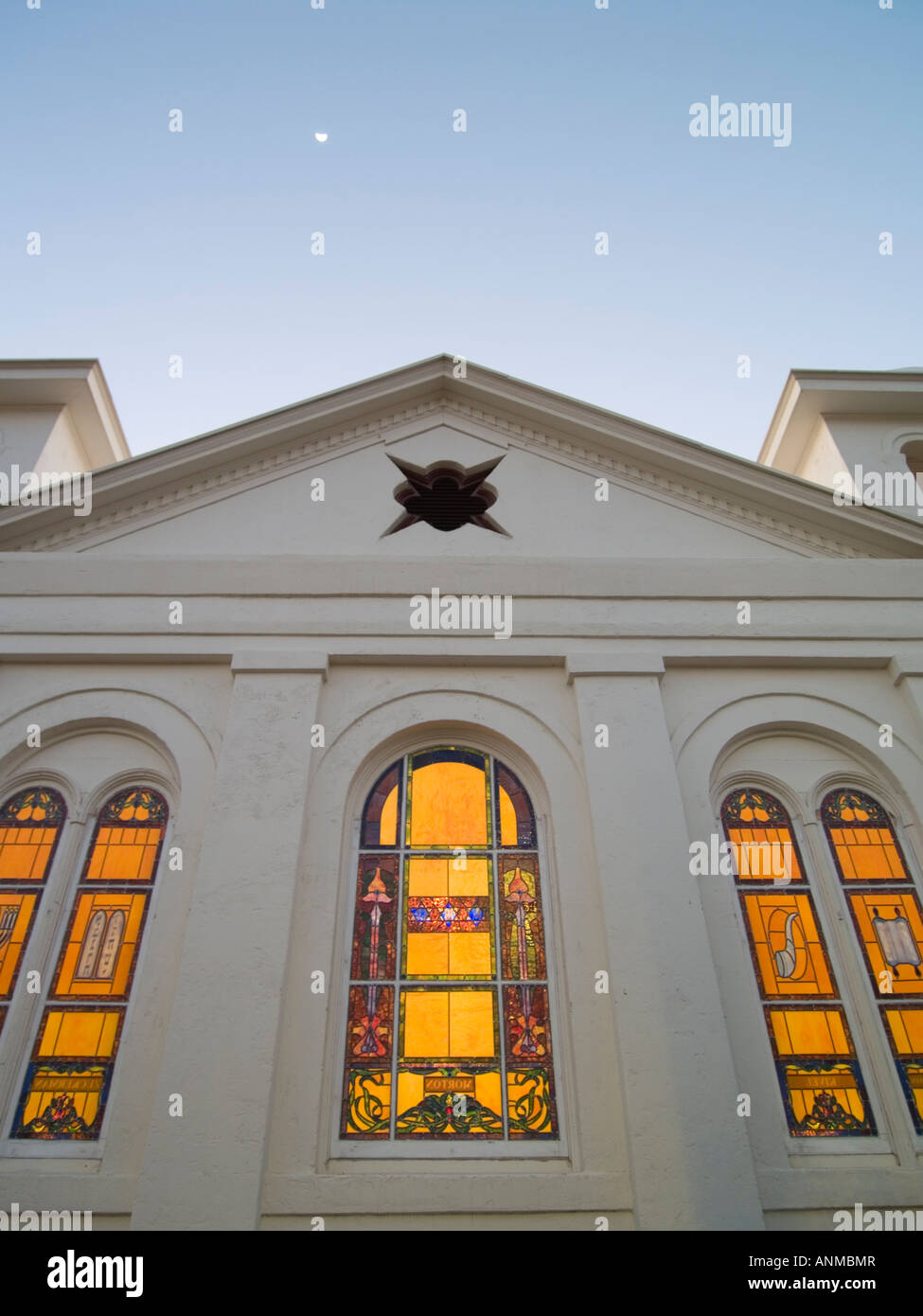 Facade of historic Jewish synagogue temple at twilight Stock Photo - Alamy
