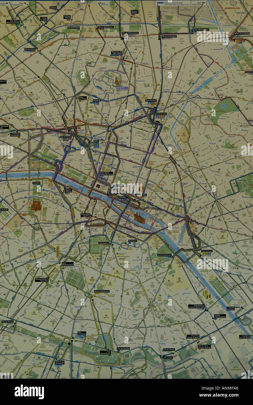 A map of Paris's public transportation routes Stock Photo - Alamy