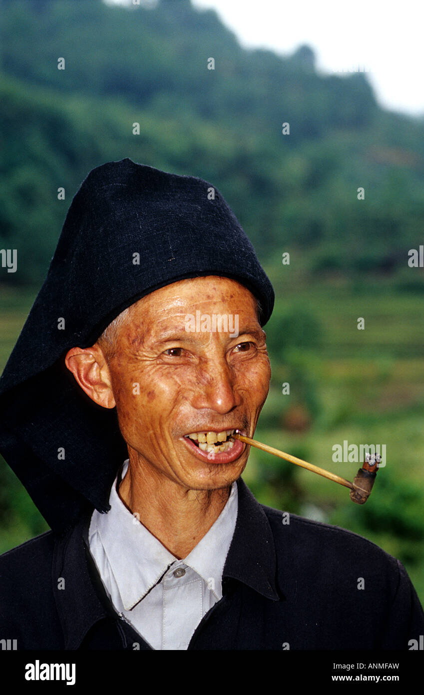 Hmong man china hi-res stock photography and images - Alamy