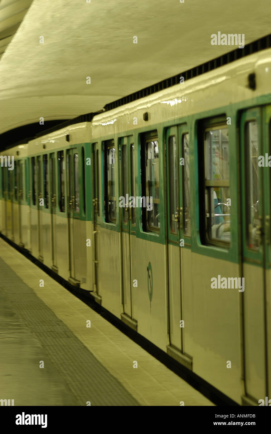 Paris's subway system, referred to as "Le Metro Stock Photo - Alamy