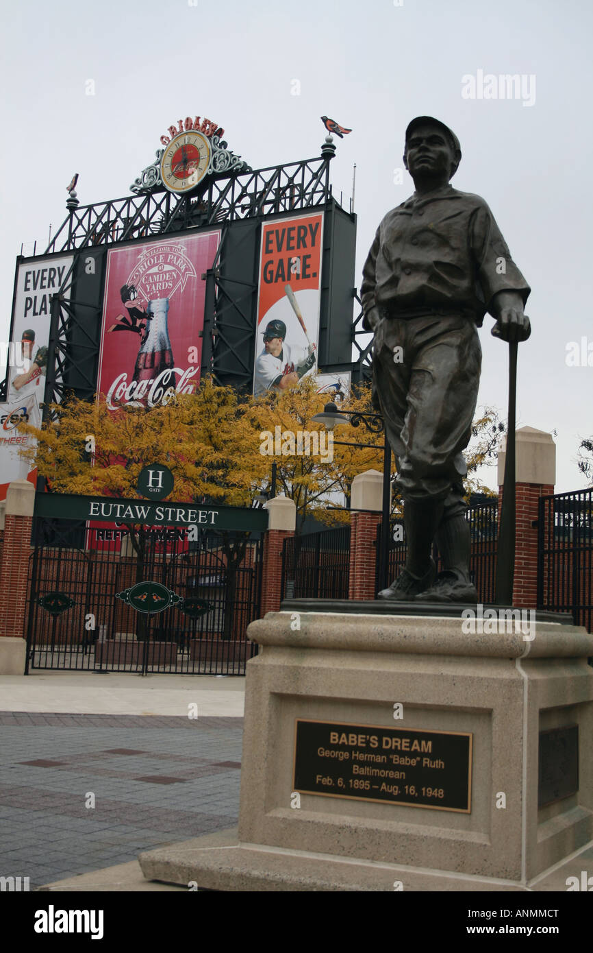 Ruth statue hi-res stock photography and images - Alamy