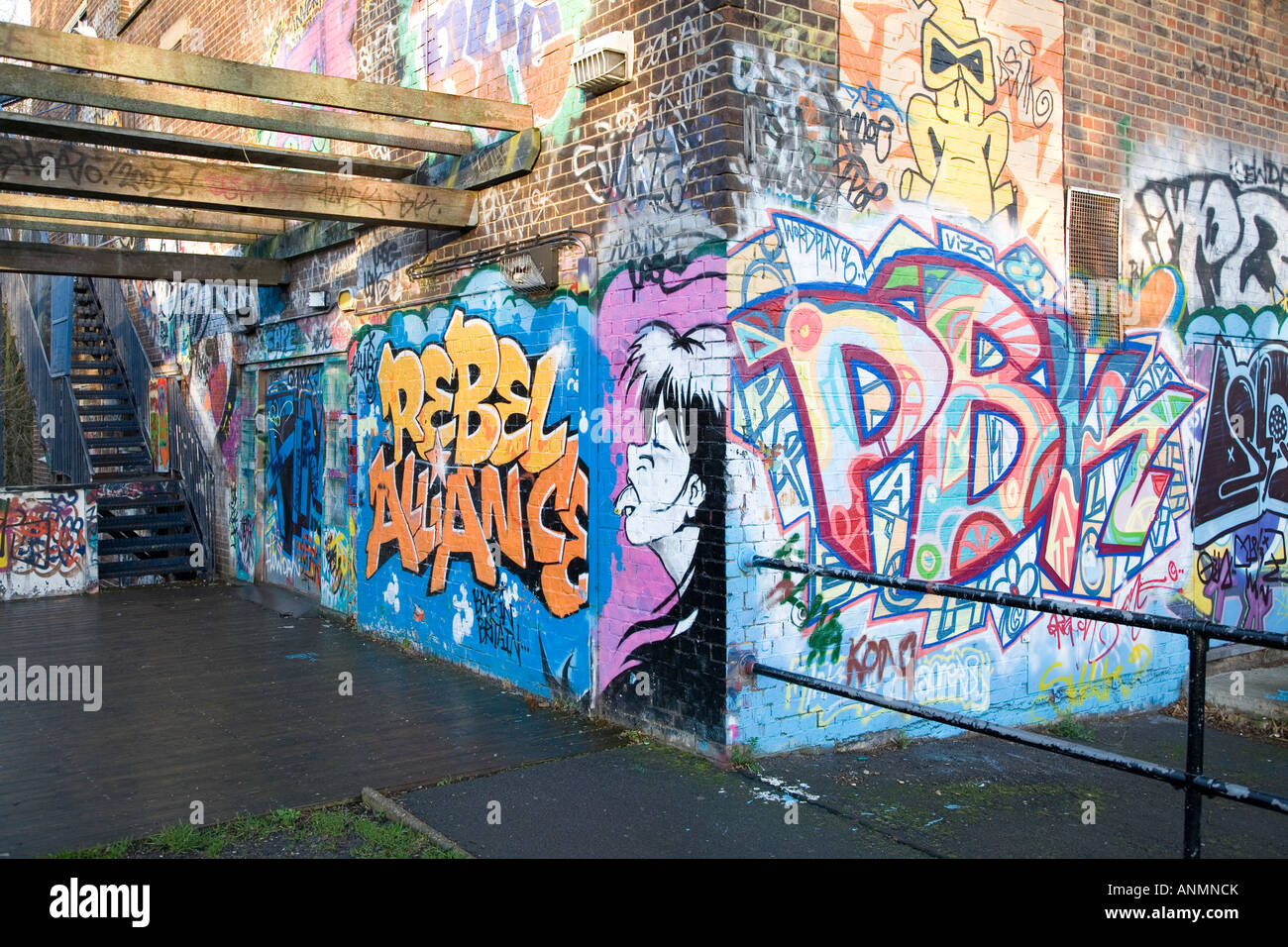 Brick building covered in graffiti hi-res stock photography and images ...