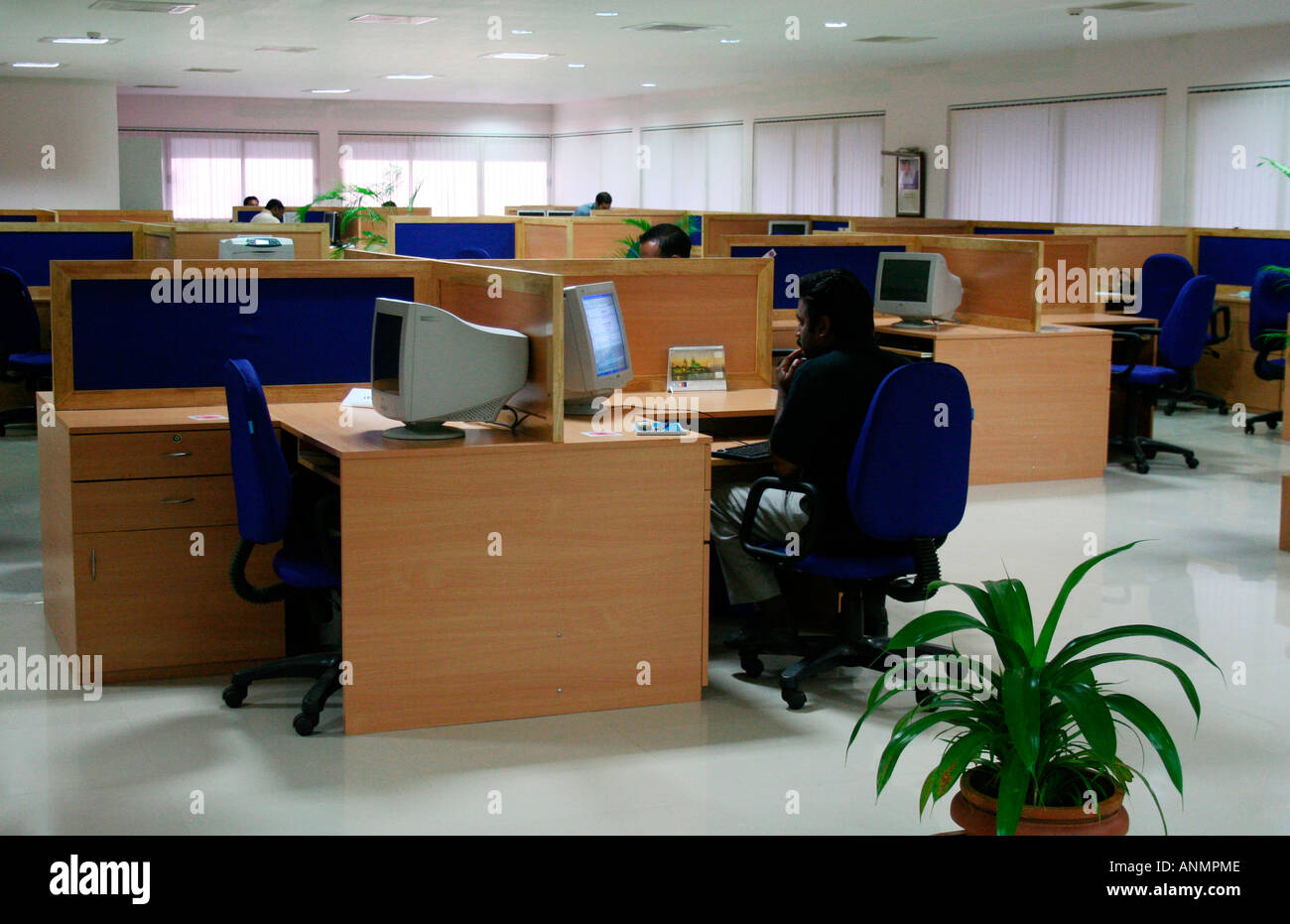 Indian office cubicles hi-res stock photography and images - Alamy