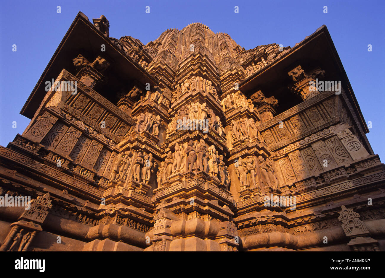 Vishvanatha Hindu temple at Khajuraho Stock Photo - Alamy