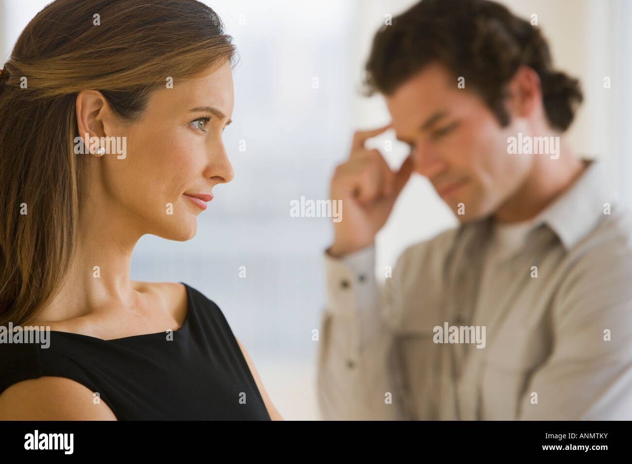 Couple having an argument hi-res stock photography and images - Alamy