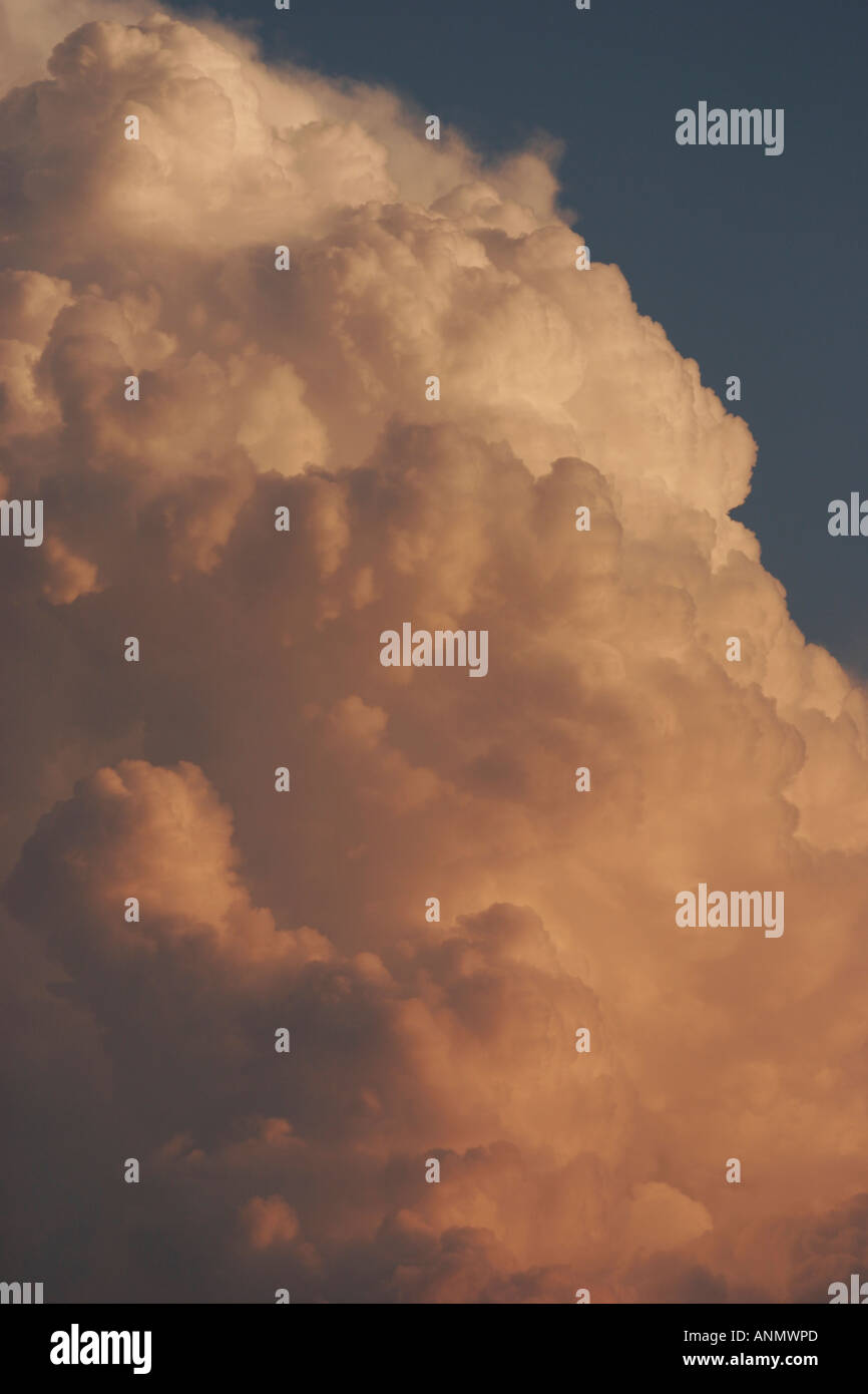 Sky with cumulo nimbus cloud formation hi-res stock photography and ...