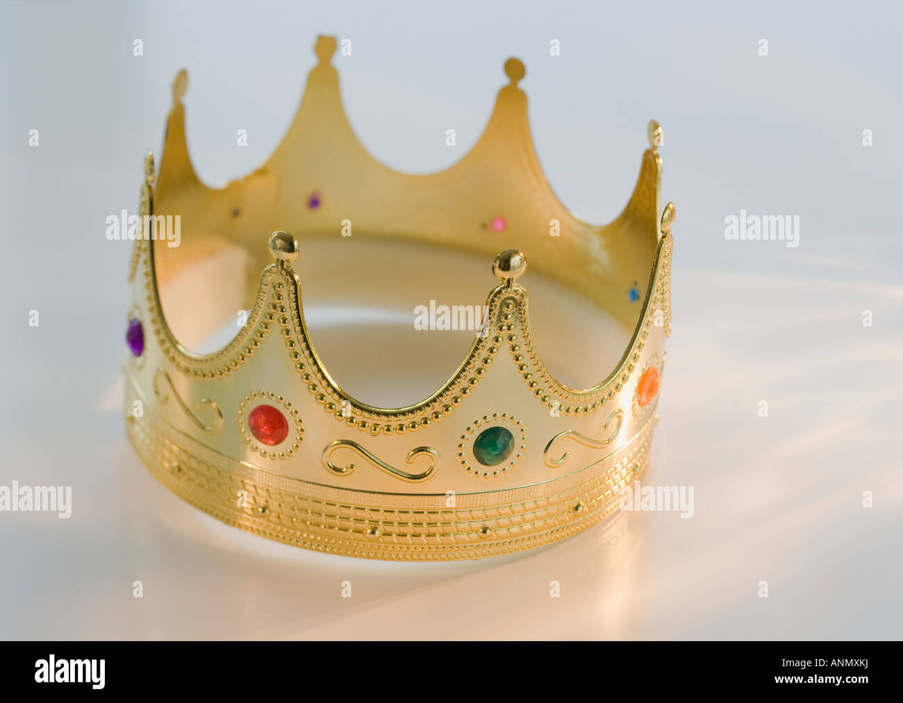 King crown hi-res stock photography and images - Alamy