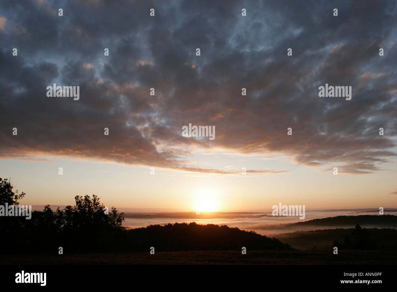 Draw a veil hi-res stock photography and images - Alamy