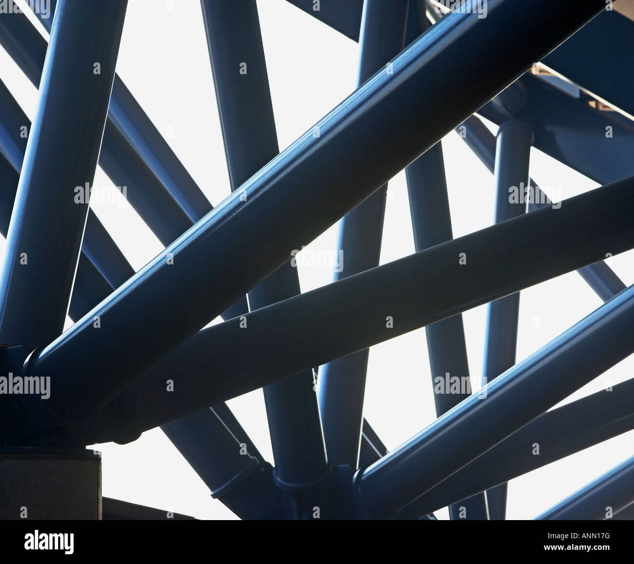 Criss cross beams hi-res stock photography and images - Alamy