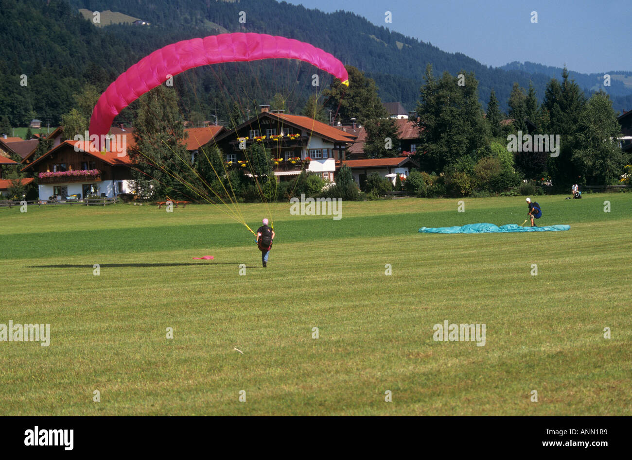 Paragliding - airfield Stock Photo - Alamy