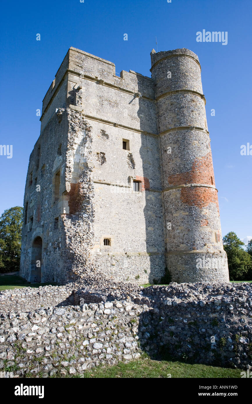 Donnington castle newbury berkshire hi-res stock photography and images ...