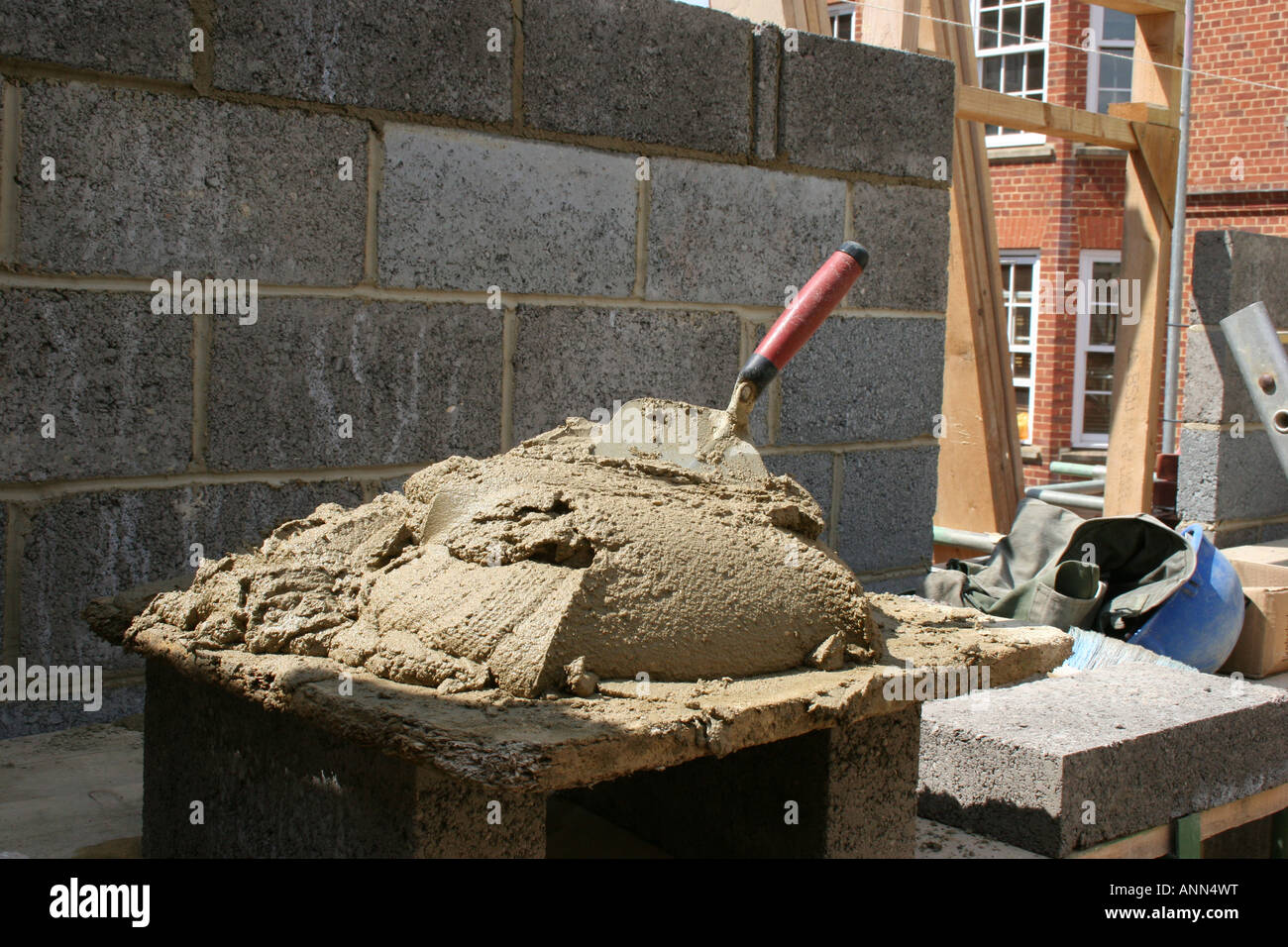 Builders mortar board hi-res stock photography and images - Alamy