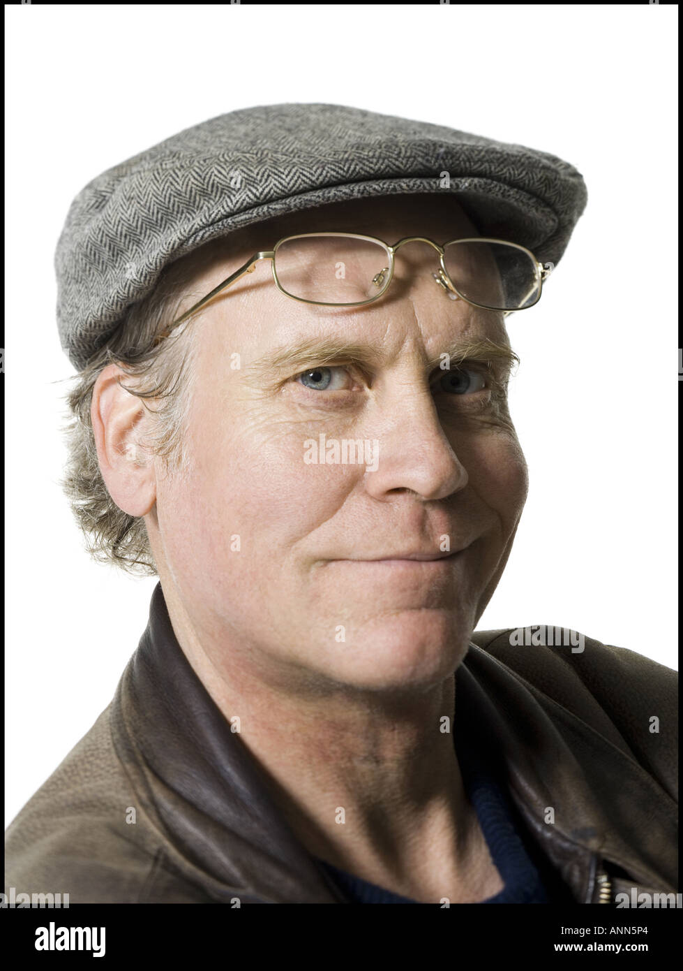 Portrait of a man wearing flat cap hi-res stock photography and images ...