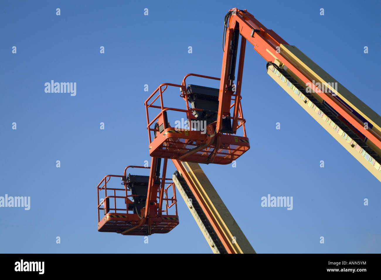 Aerial work platforms hi-res stock photography and images - Alamy