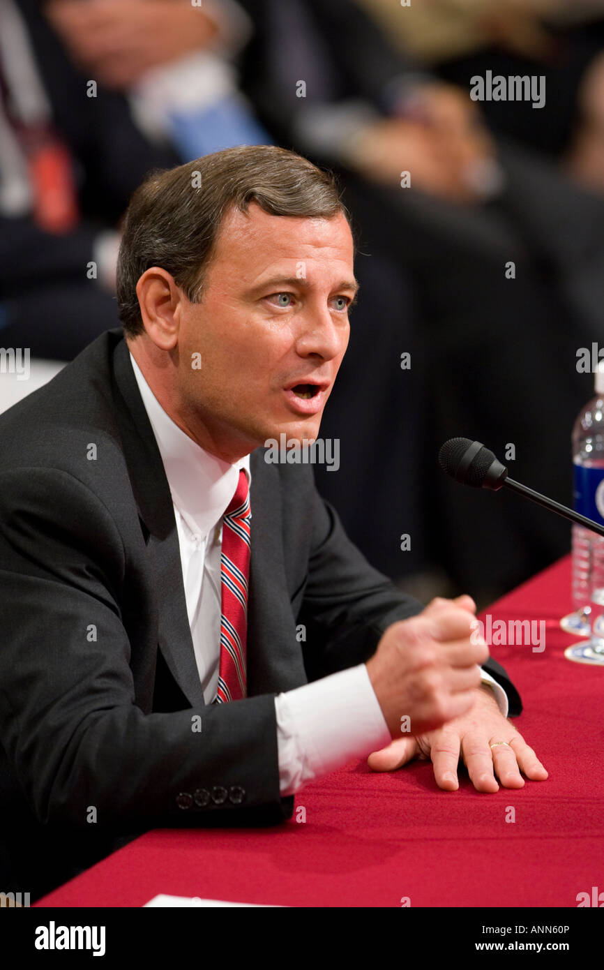 Judge roberts hi-res stock photography and images - Alamy