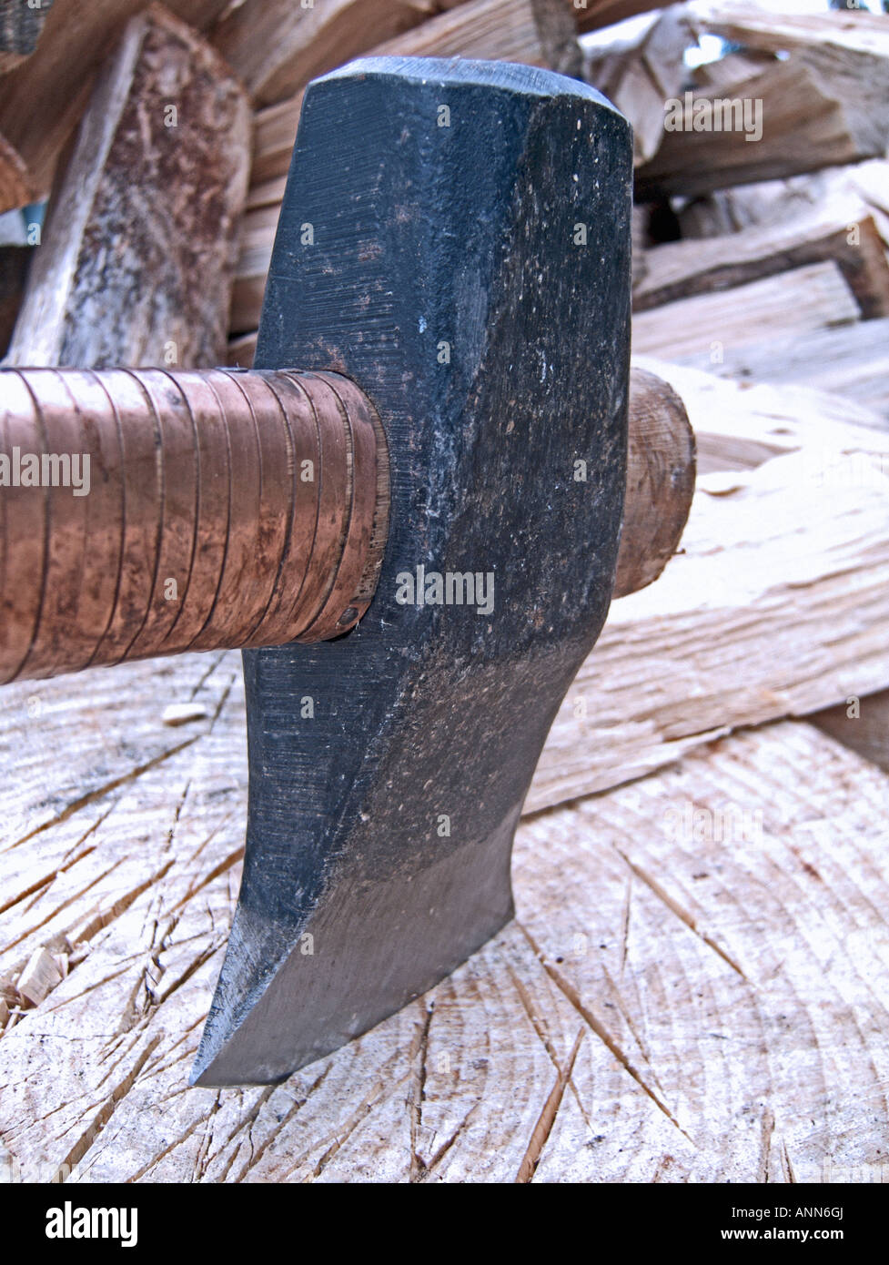 Cutting firewood with an axe Stock Photo - Alamy