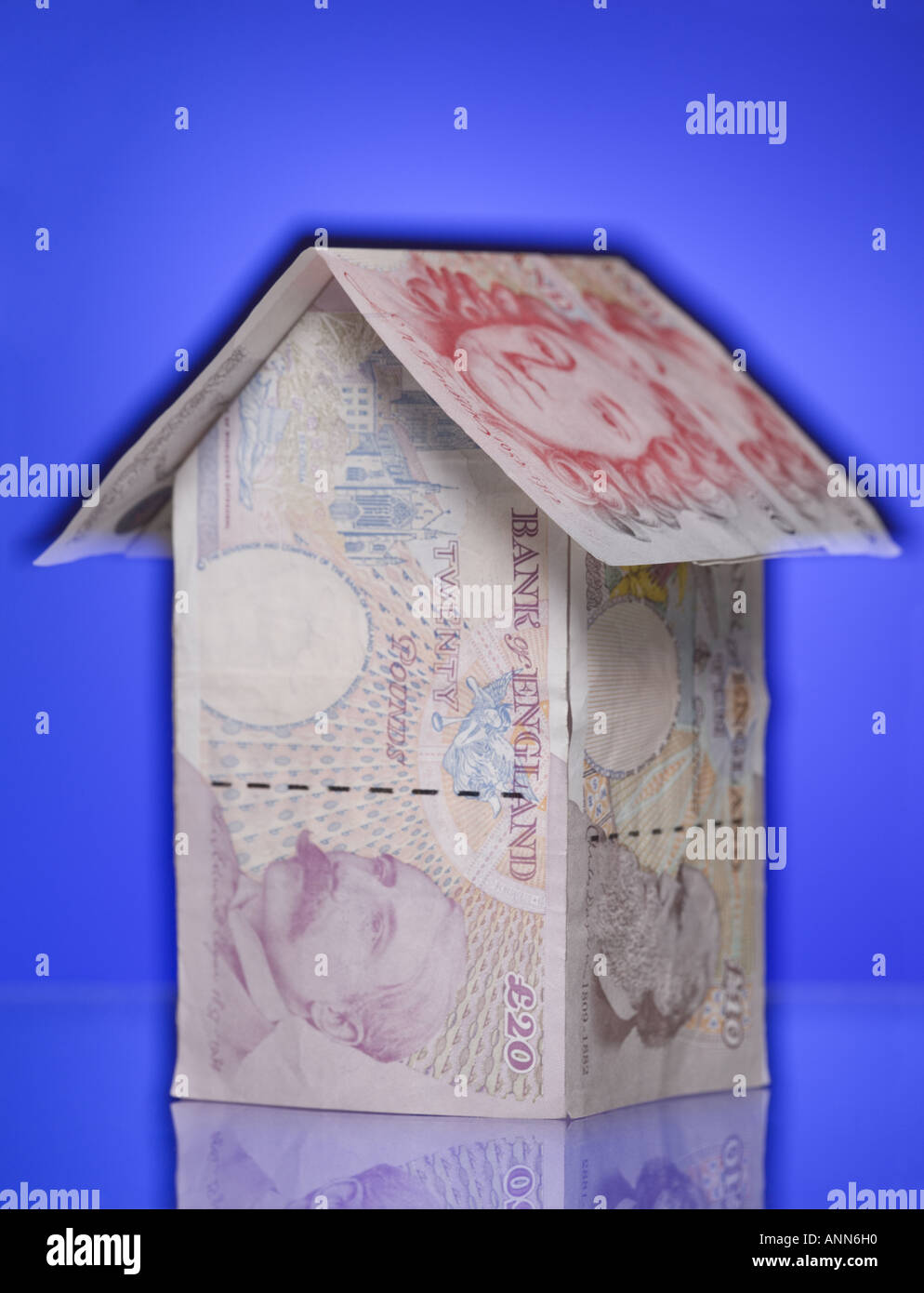 House made of paper hi-res stock photography and images - Alamy