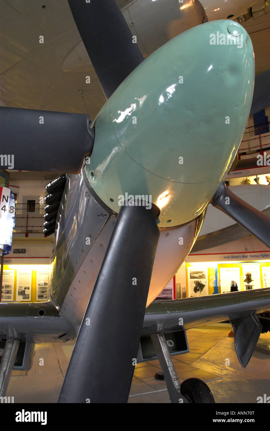 Spitfire propeller nose cone hi-res stock photography and images - Alamy