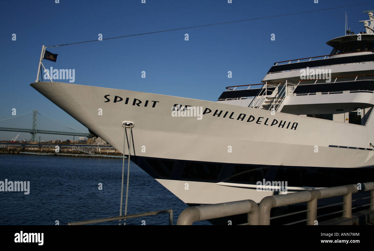 Bow of Spirit of Philadelphia and Benjamin Franklin Bridge Philadelphia ...