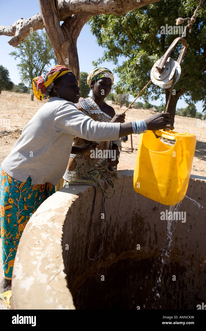 Well built with fairtrade premium in Tofassadaga Mali Stock Photo - Alamy
