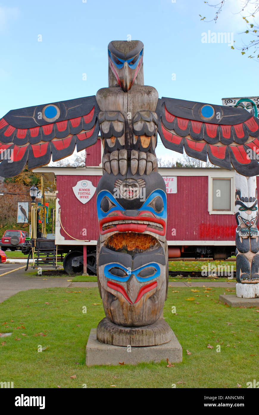 Duncan City of Totems Cowicham Valley First Nations Traditional ...