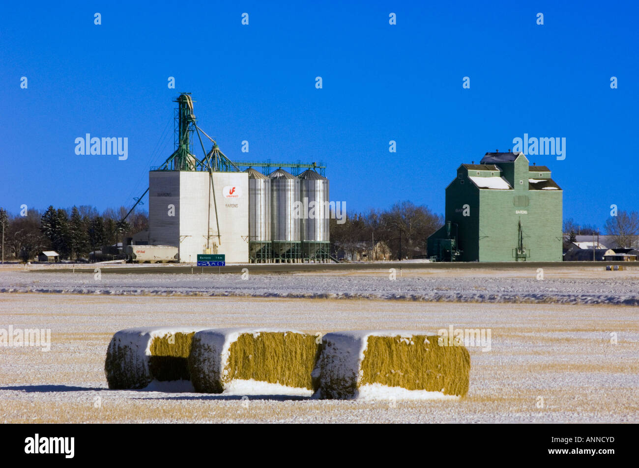 Modern high throughput elevator alongside older style elevator, Barons ...