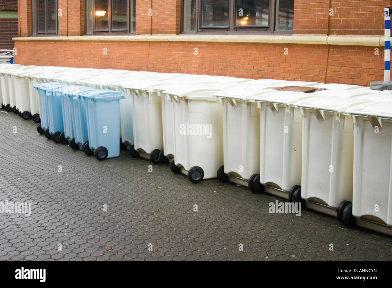 Wheels bins hi-res stock photography and images - Alamy