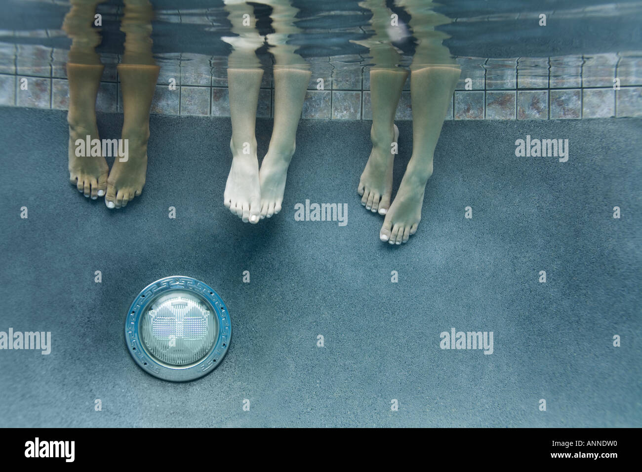 Teen girls feet barefoot hi-res stock photography and images - Alamy