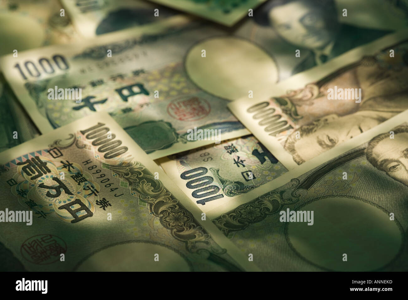 High angle view of Japanese yen bank notes Stock Photo - Alamy