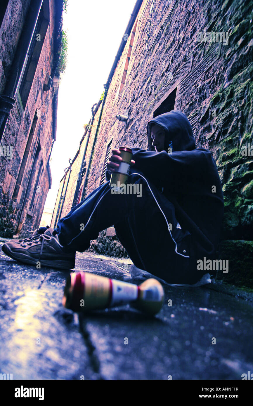 Underage drinking hi-res stock photography and images - Alamy
