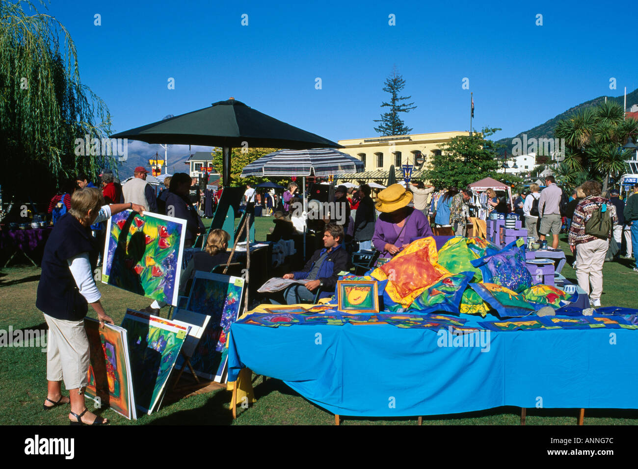 Flea Market Queenstown New Zealand Stock Photo - Alamy