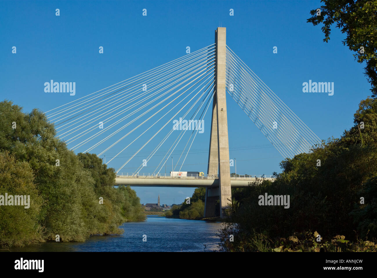 Boyne river and bridge, Drogheda, Ireland Stock Photo - Alamy