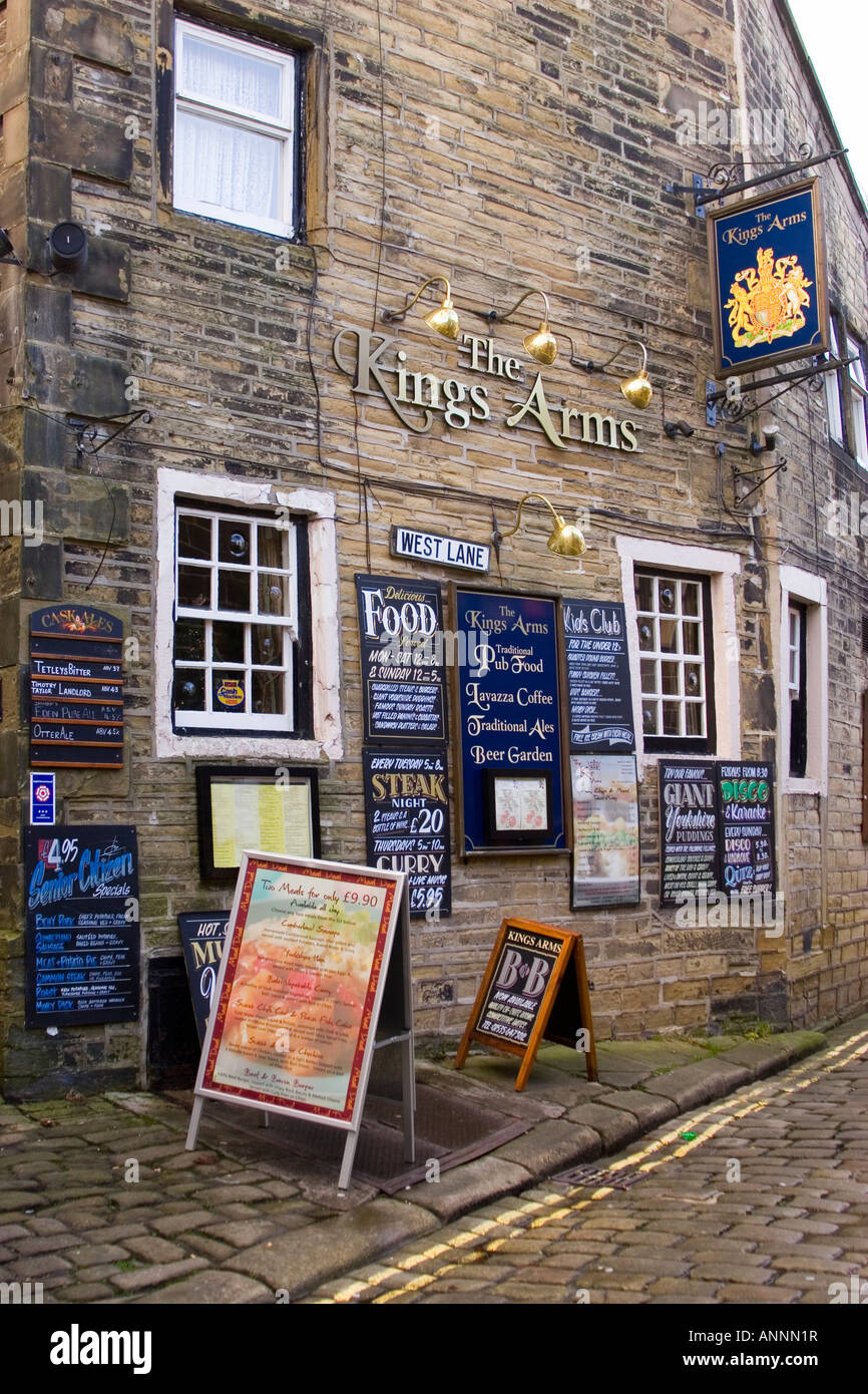 No parking signs outside house hi-res stock photography and images - Alamy