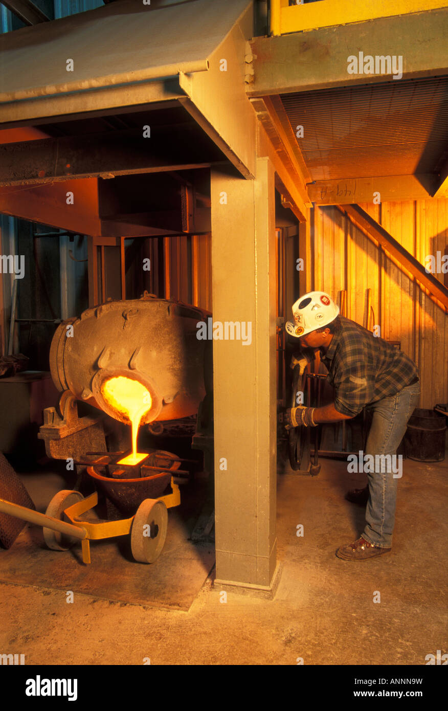 Gold mine pour mining industry hi-res stock photography and images - Alamy