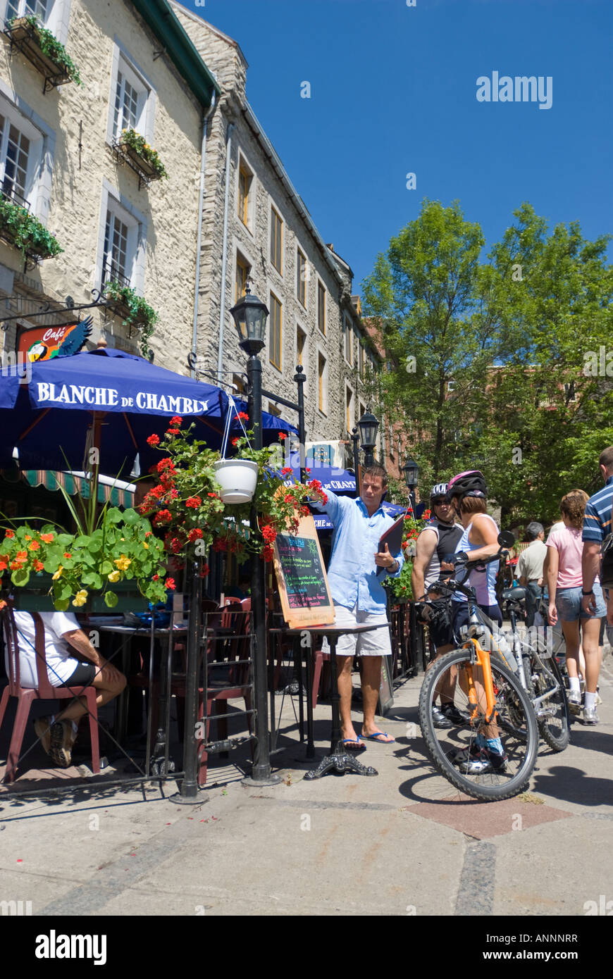 Quebec city cafe bicycle hi-res stock photography and images - Alamy