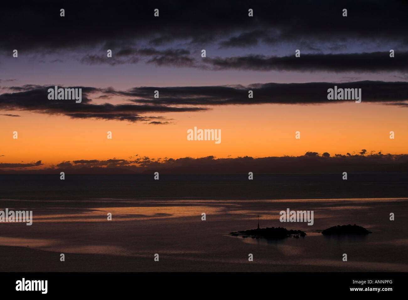 Sunrise at Kaiteriteri Kaiteri beach Stock Photo - Alamy