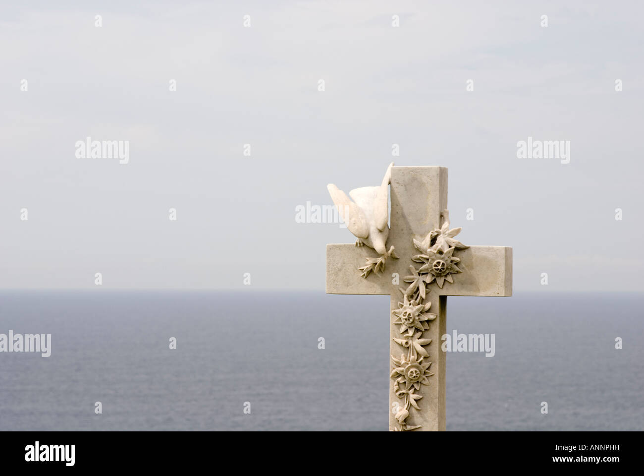 Elaborate but simple grave stone in Waverly cemetery with the ocean in ...