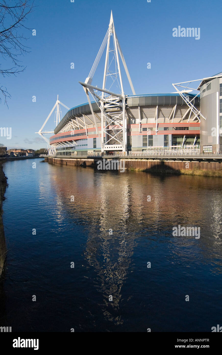 Vertical view of the Millennium Stadium (Stadiwm y Mileniwm) or the ...