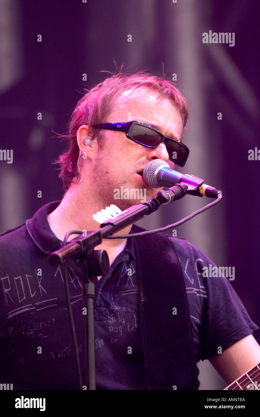 Jez williams doves hi-res stock photography and images - Alamy