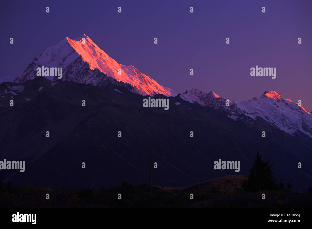 Mount Cook New Zealand s highest mountain Sunrise Stock Photo - Alamy
