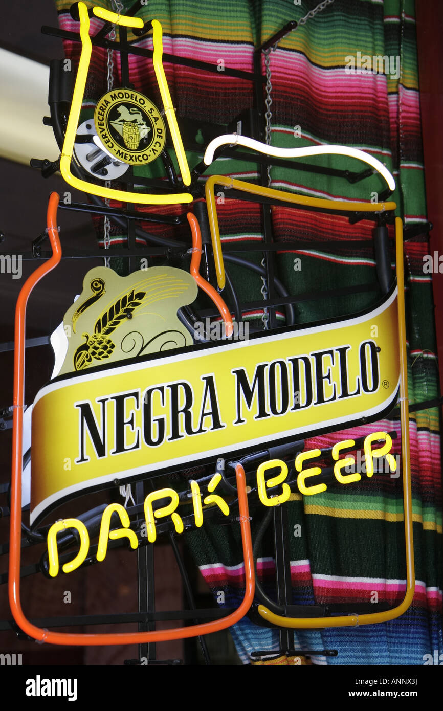 Negra modelo hi-res stock photography and images - Alamy