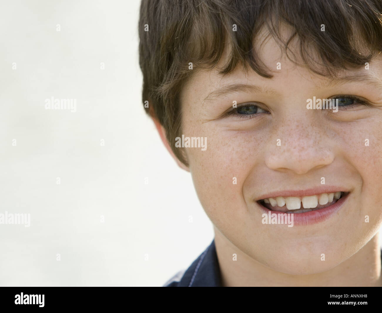 Portrait of a boy smiling Stock Photo - Alamy