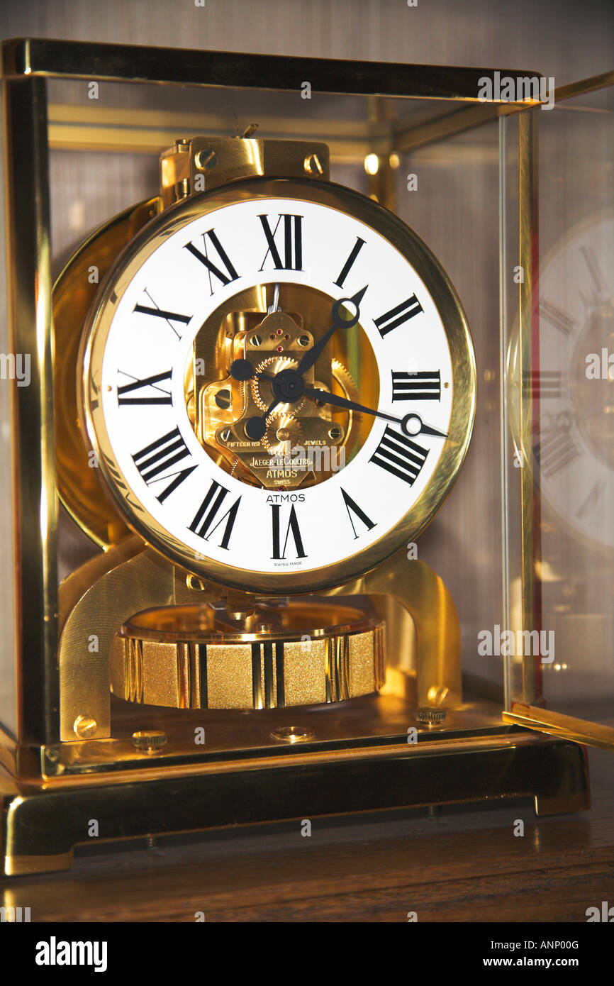 Carriage clock face hi-res stock photography and images - Alamy