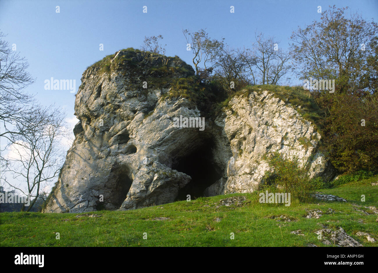 Wetton Mill Rock Shelter [Nan Tor, Thurshole] Cave or Rock Shelter ...