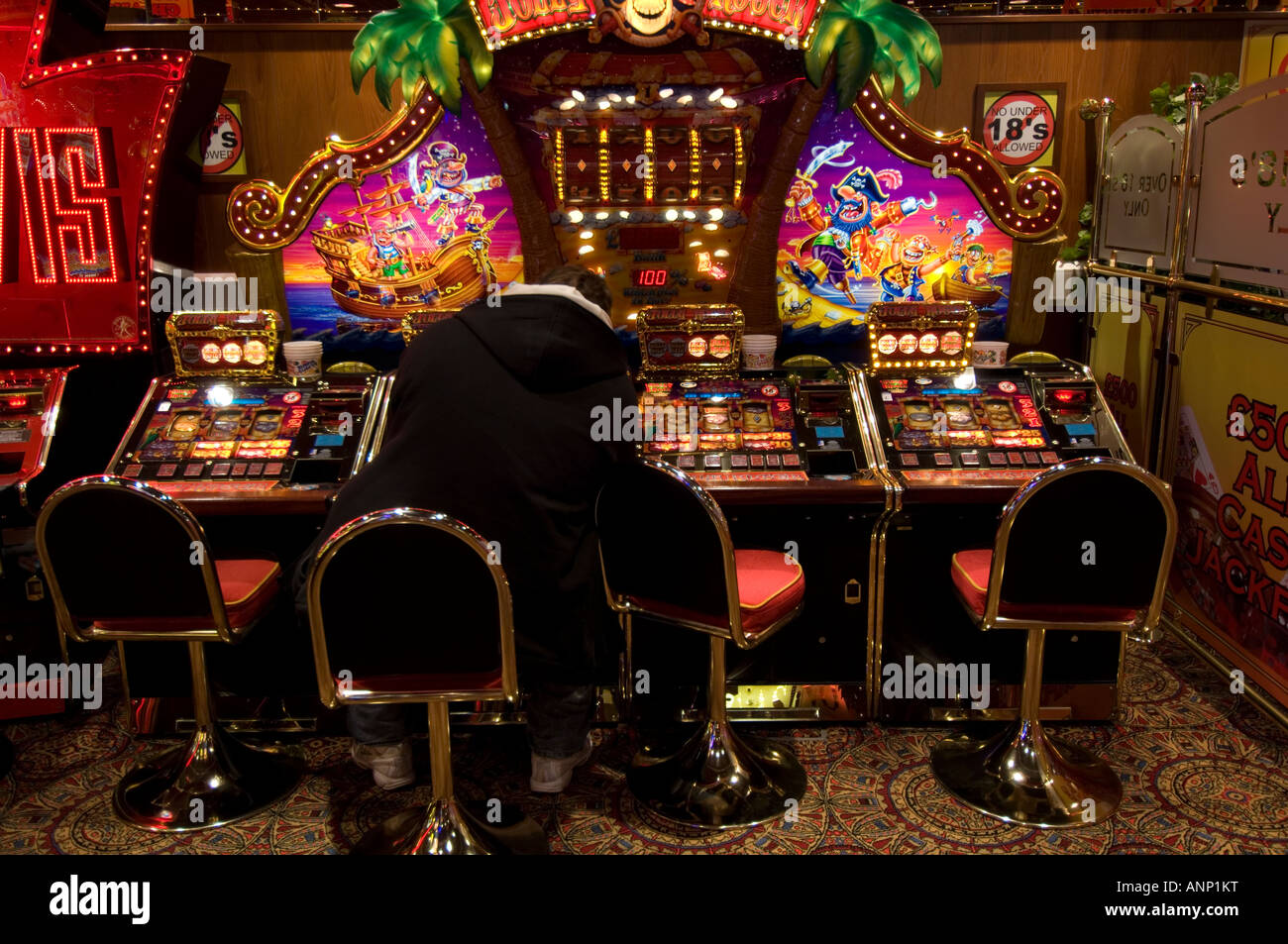 Man machines hi-res stock photography and images - Alamy