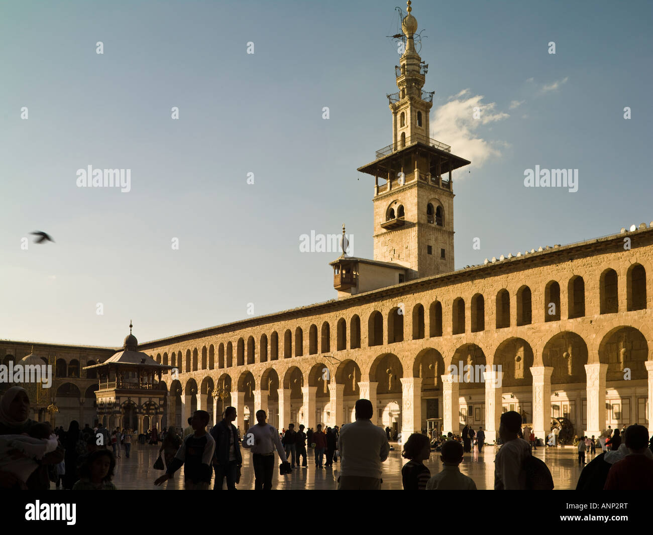 Courtyard great umayyad mosque damascus hi-res stock photography and ...