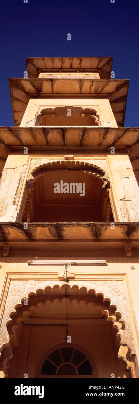 Old indian yellow stone building hi-res stock photography and images ...