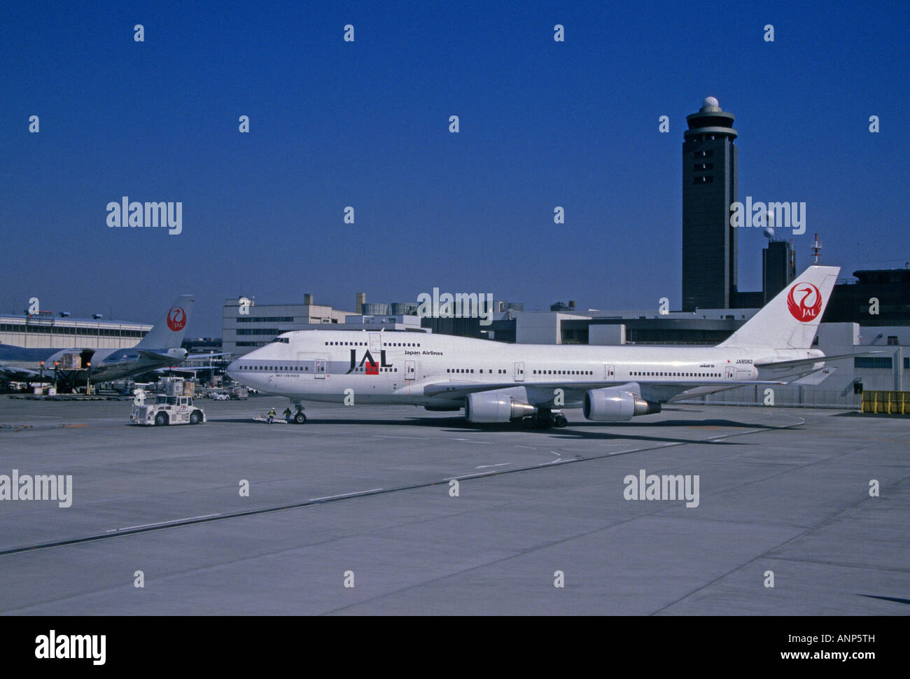 Japan Airlines Boeing 747-400 taxi at Tokyo Narita International ...